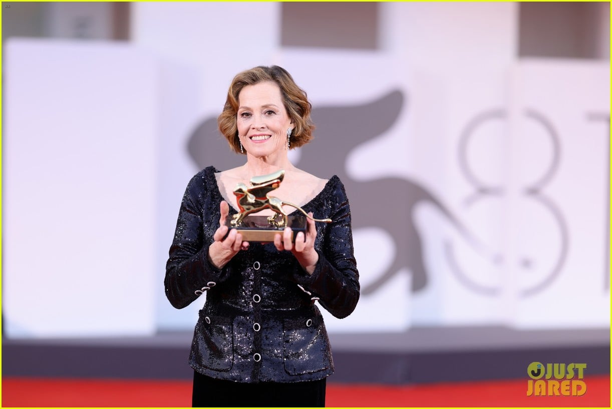 Sigourney Weaver Makes Rare Appearance with Child Shar Simpson While ...