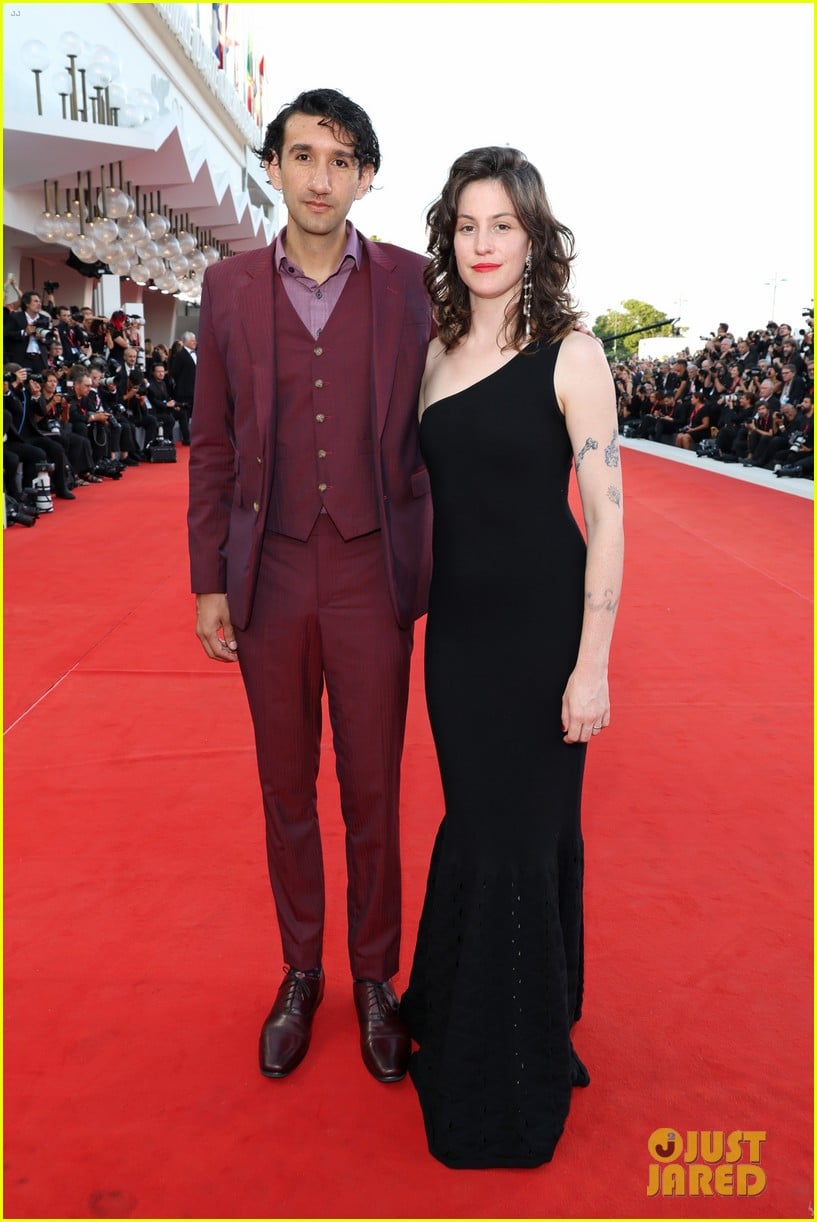 Sigourney Weaver Makes Rare Appearance with Child Shar Simpson While ...