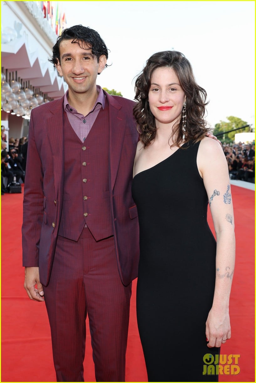 Sigourney Weaver Makes Rare Appearance with Child Shar Simpson While ...