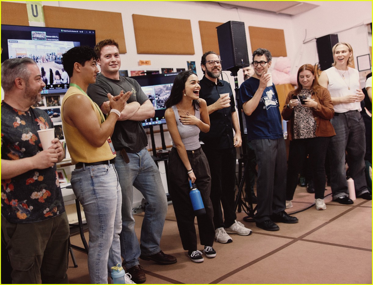 Rachel Zegler & Kit Connor's 'Romeo & Juliet' Extends Broadway Run ...