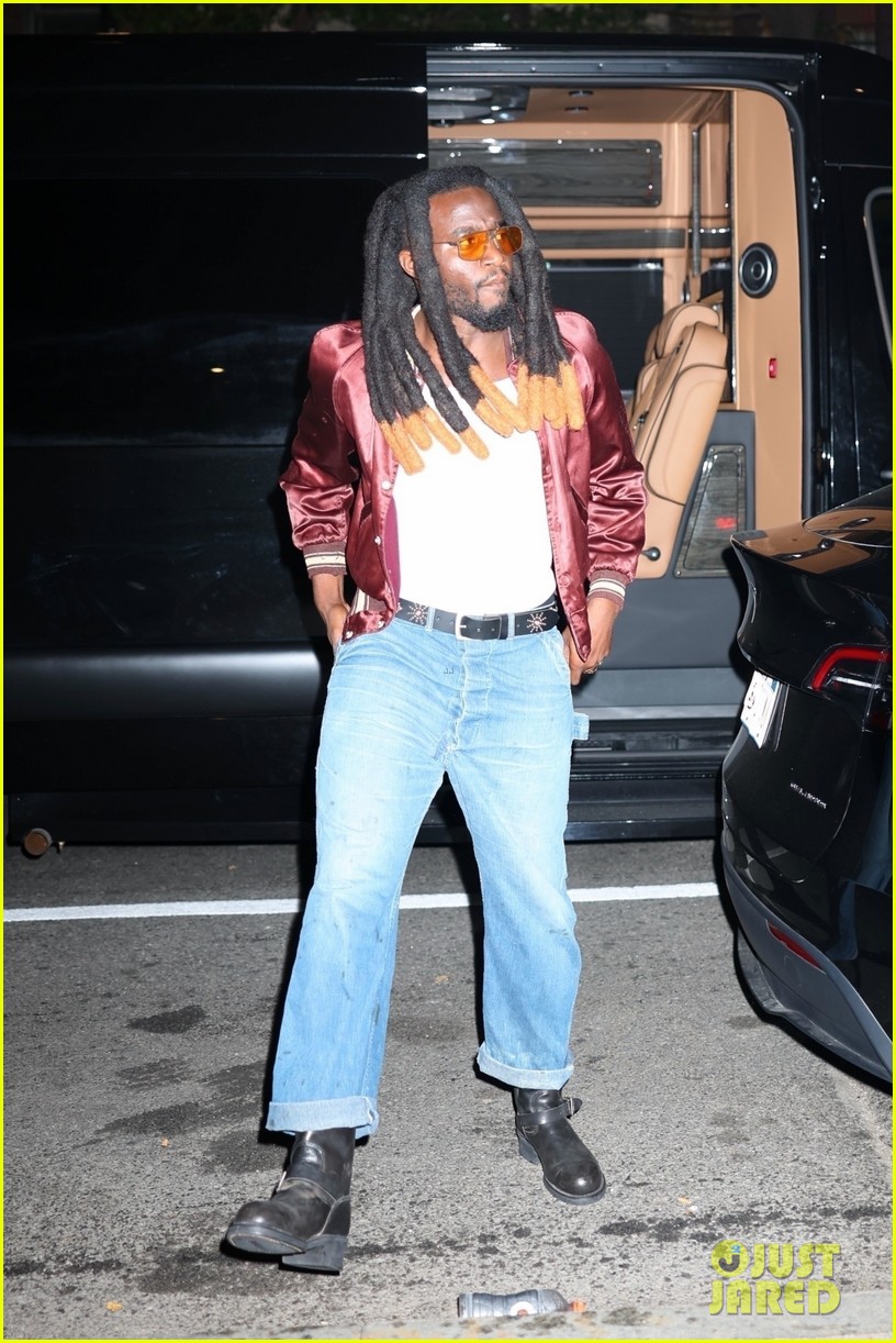 Taylor Swift Joins Post Malone, Flavor Flav, Sabrina Carpenter, & More ...