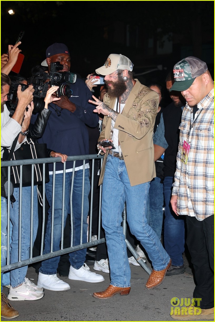 Taylor Swift Joins Post Malone, Flavor Flav, Sabrina Carpenter, & More ...