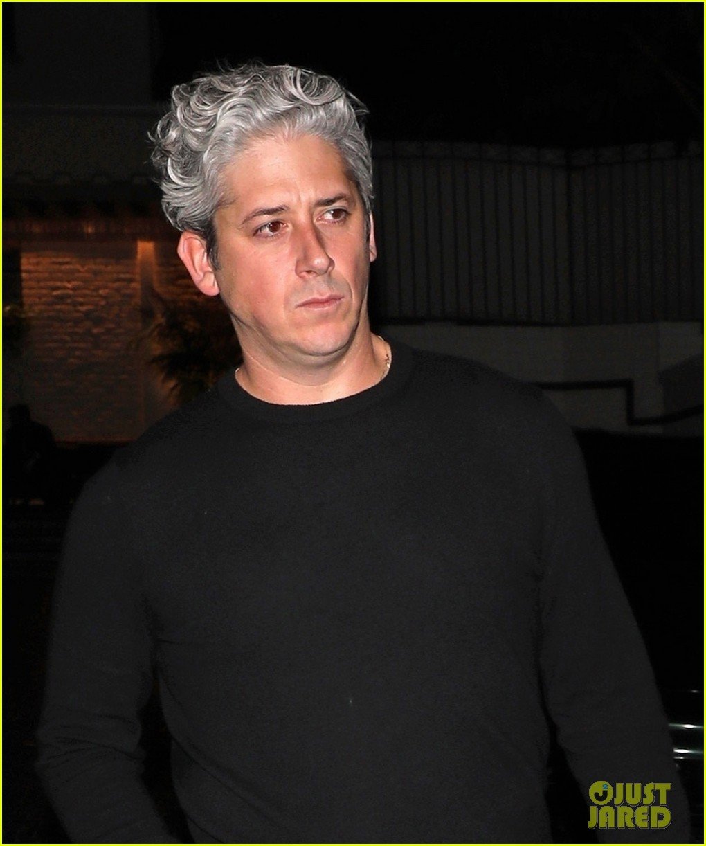 Alana Haim Spotted in L.A. With Her Boyfriend After Skipping Chiefs ...