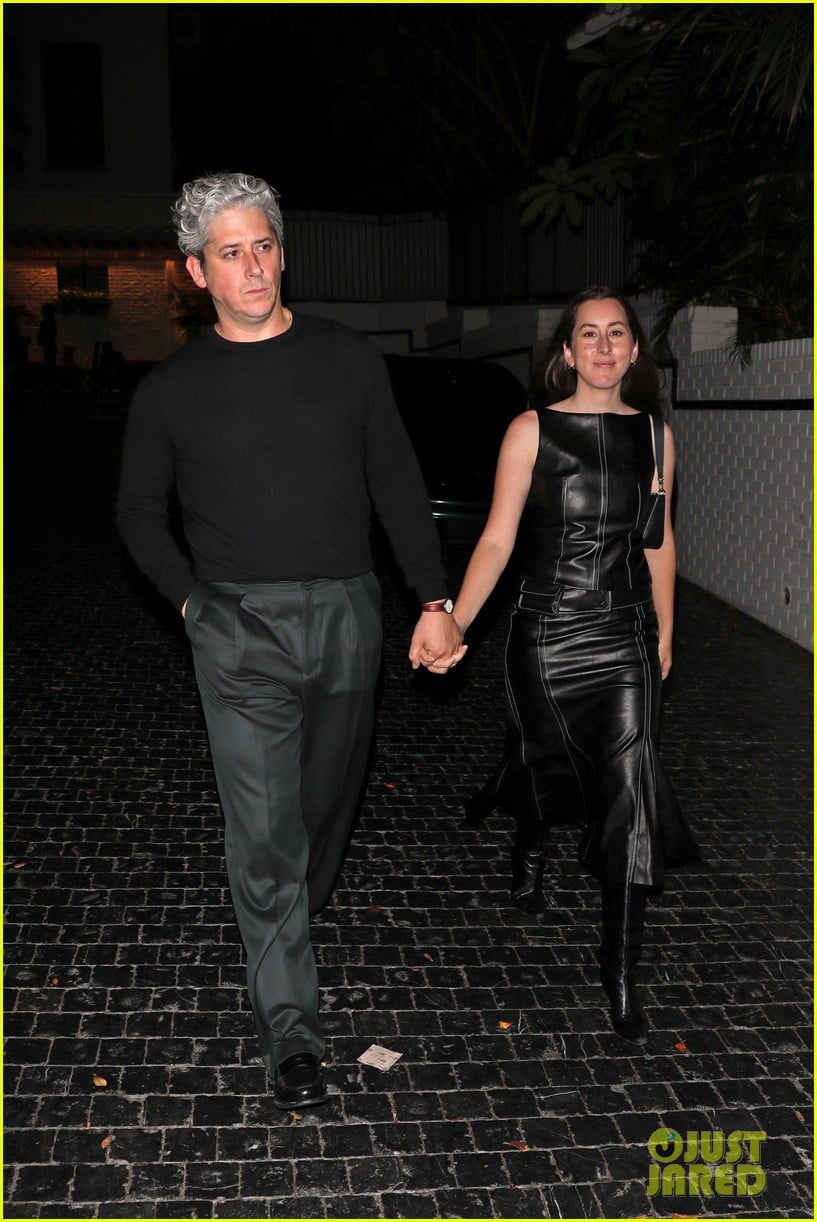 Alana Haim Spotted in L.A. With Her Boyfriend After Skipping Chiefs ...