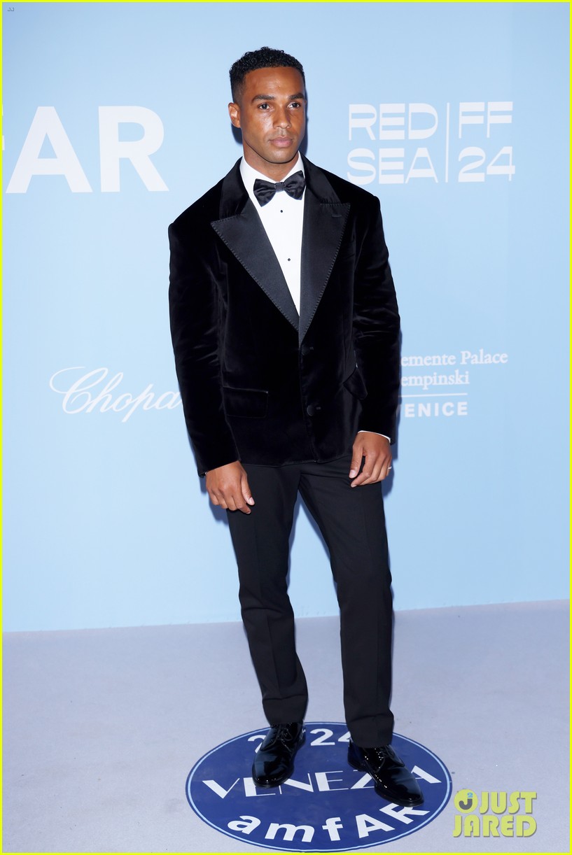 Zac Efron Attends amfAR Gala in Venice One Month After Swimming Pool ...
