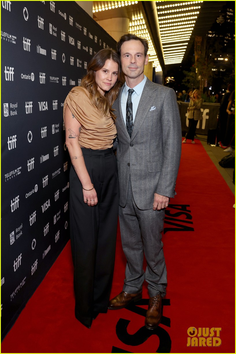 Amy Adam's 14-Year-Old Daughter Aviana Makes Red Carpet Debut at ...