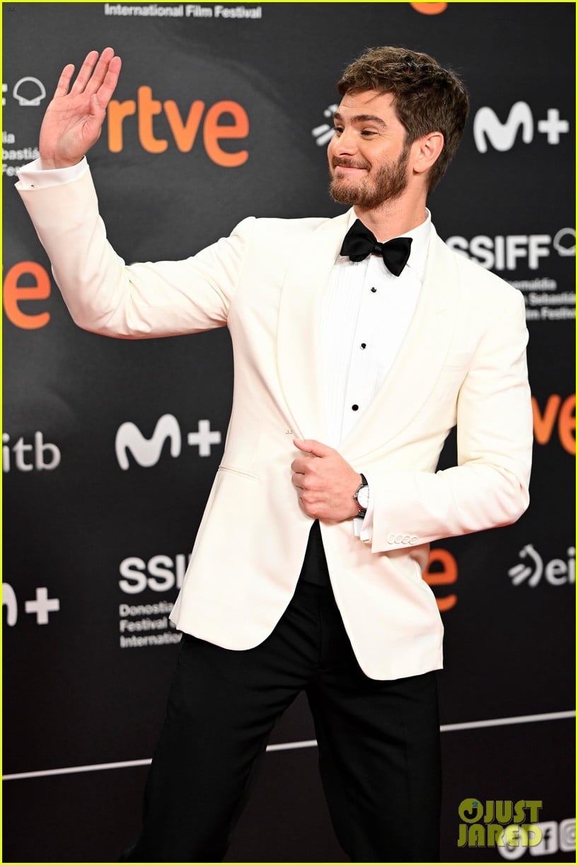 Andrew Garfield Teases One of Daniel Craig & Drew Starkey's Steamy ...