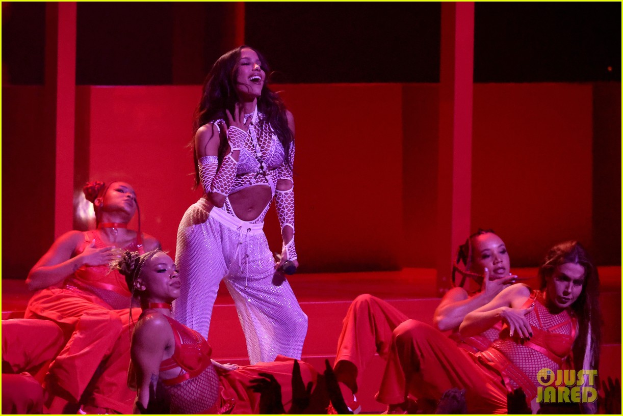Anitta Debuts 'Paradise' Song With Fat Joe & DJ Khaled at MTV VMAs 2024 - Watch Now!: Photo ...