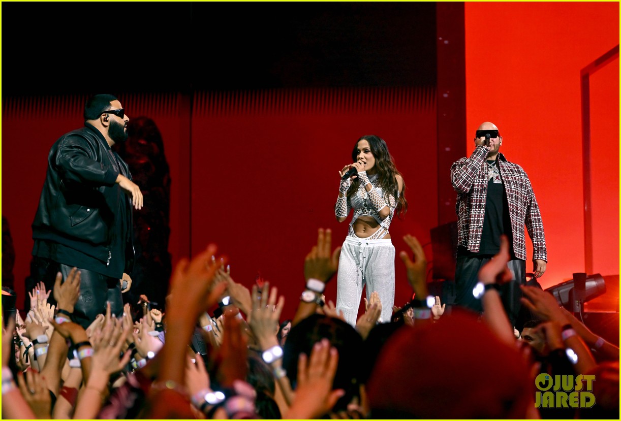 Anitta Debuts 'Paradise' Song With Fat Joe & DJ Khaled at MTV VMAs 2024 ...