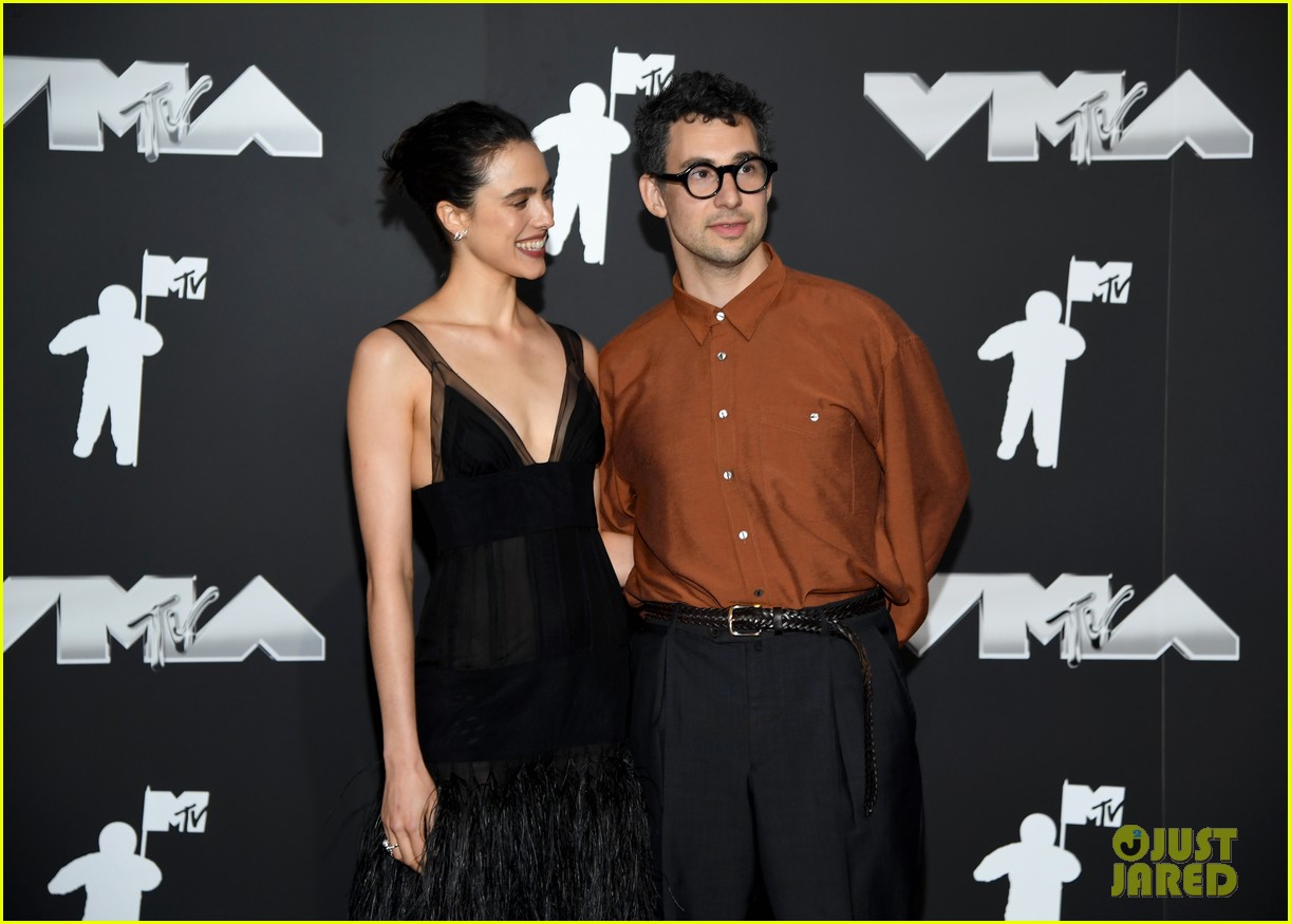 Jack Antonoff & Wife Margaret Qualley Make Rare Red Carpet Appearance ...