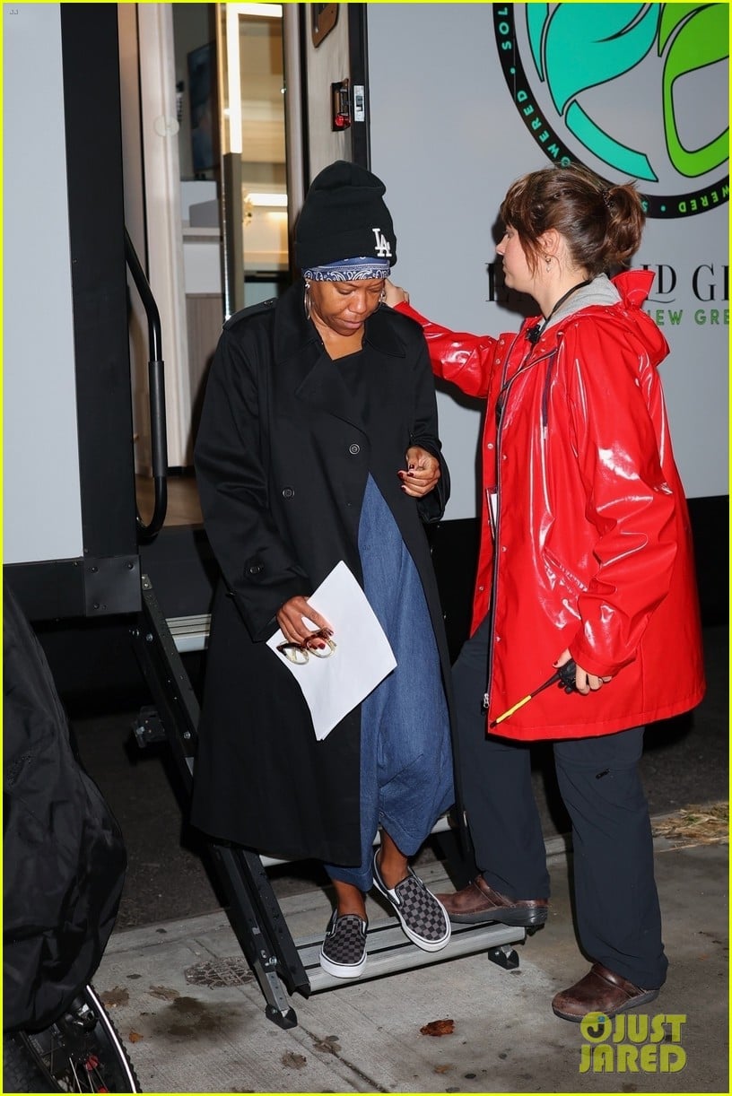 Austin Butler & Bad Bunny Get to Work on New Movie 'Caught Stealing ...