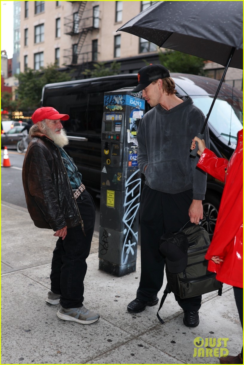 Austin Butler & Bad Bunny Get to Work on New Movie 'Caught Stealing ...