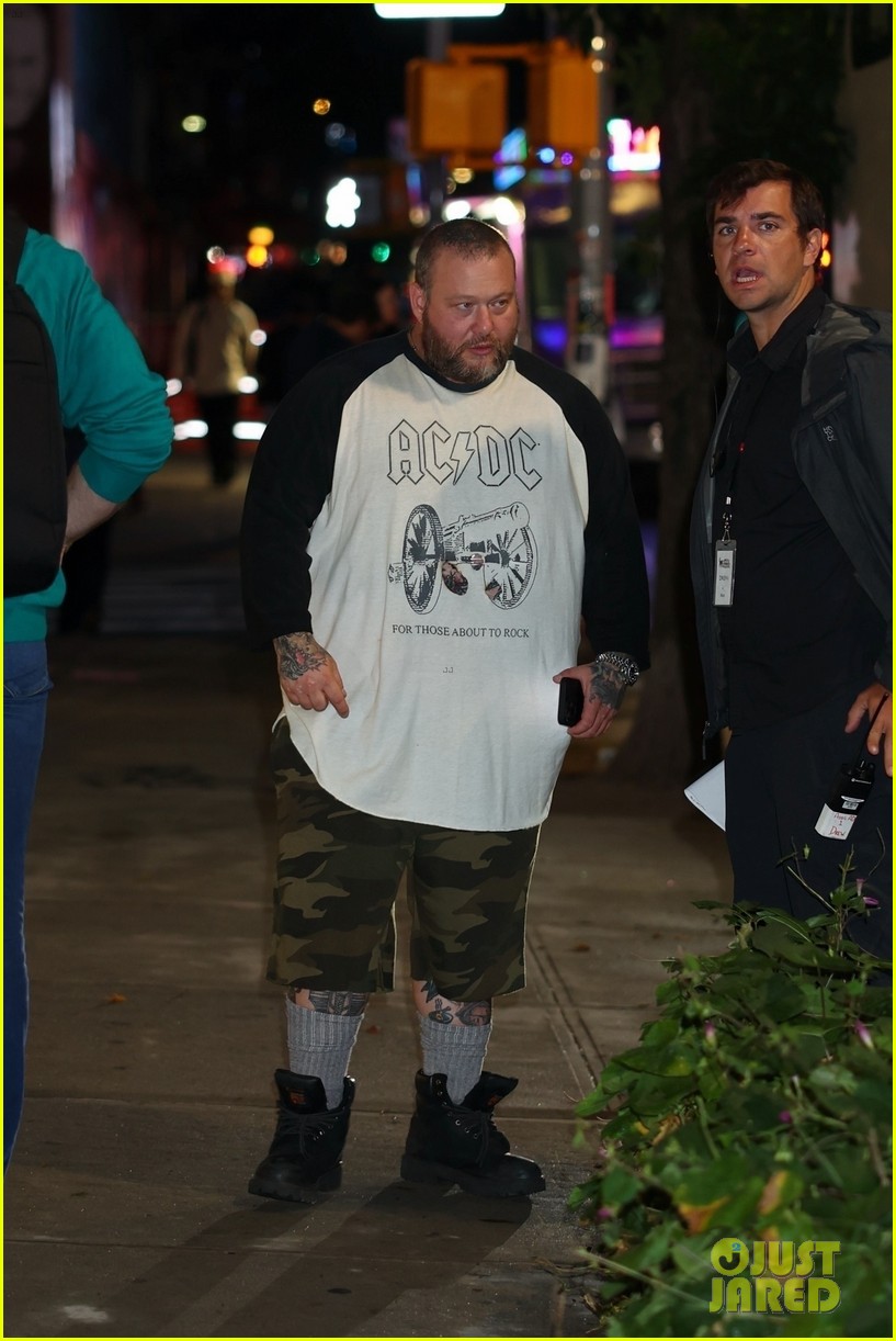 Austin Butler & Bad Bunny Get to Work on New Movie 'Caught Stealing ...