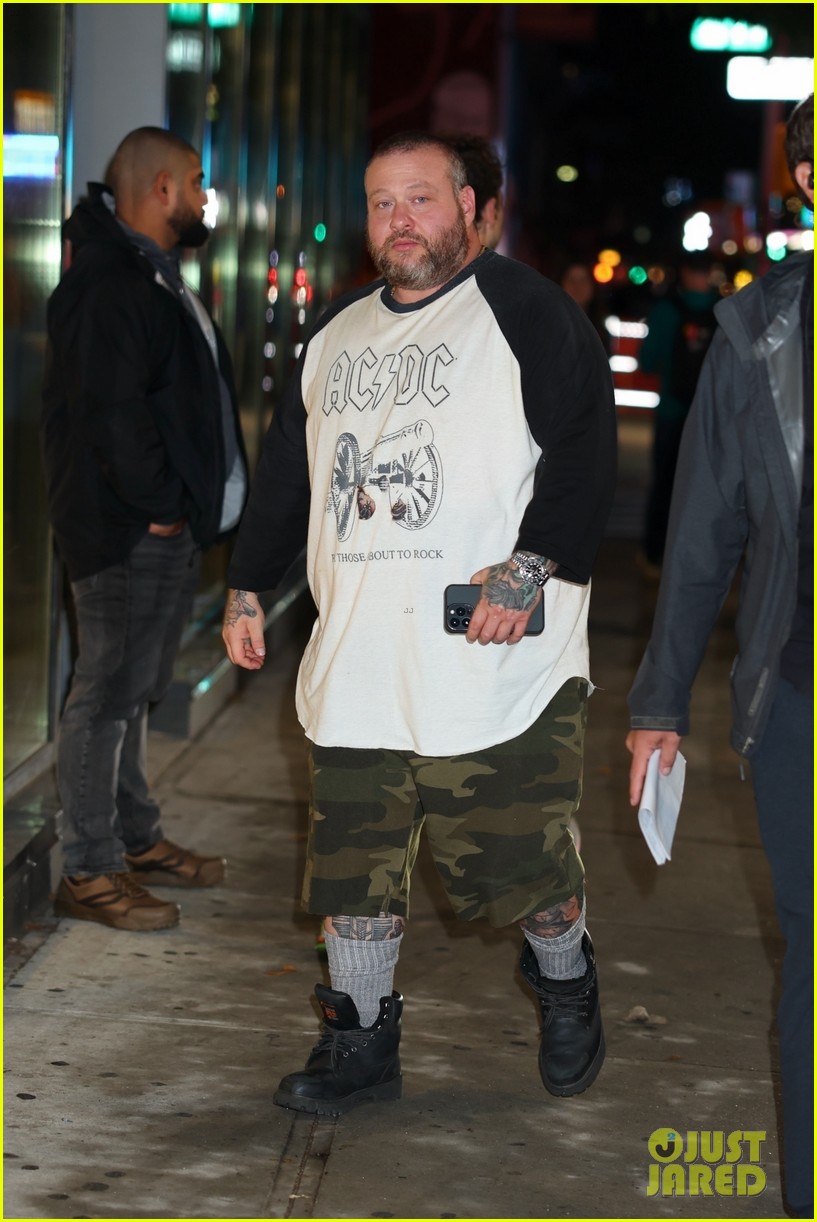 Austin Butler & Bad Bunny Get to Work on New Movie 'Caught Stealing ...