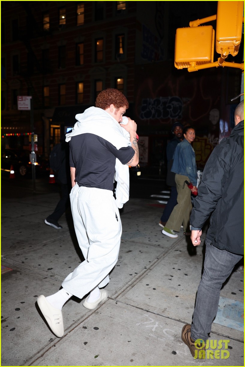 Austin Butler & Bad Bunny Get to Work on New Movie 'Caught Stealing ...