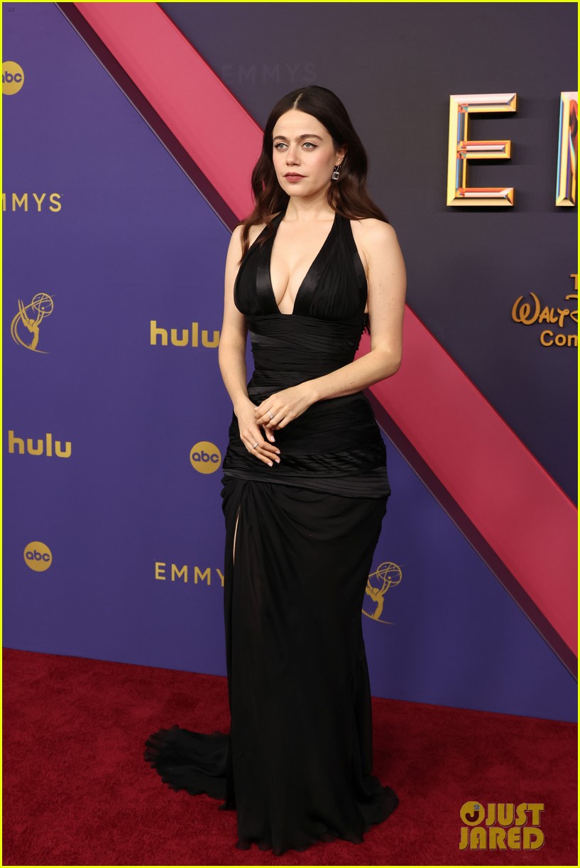 Jeremy Allen White, Ayo Edebiri, & Ebon Moss-Bachrach Bring 'The Bear ...