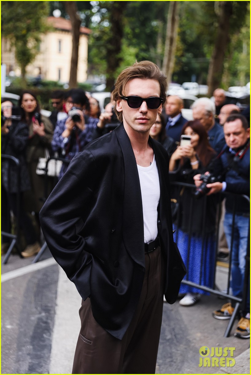 David Beckham & Michele Morrone Look Handsome at Boss Fashion Show in ...