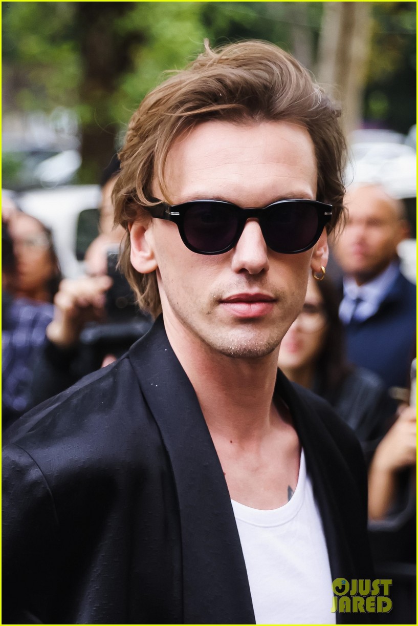 David Beckham & Michele Morrone Look Handsome at Boss Fashion Show in ...