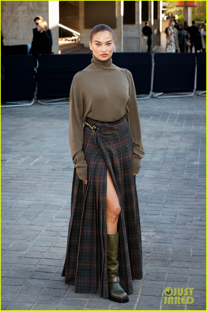 Gabrielle Union, Barry Keoghan, & More Stars Step Out for Burberry ...