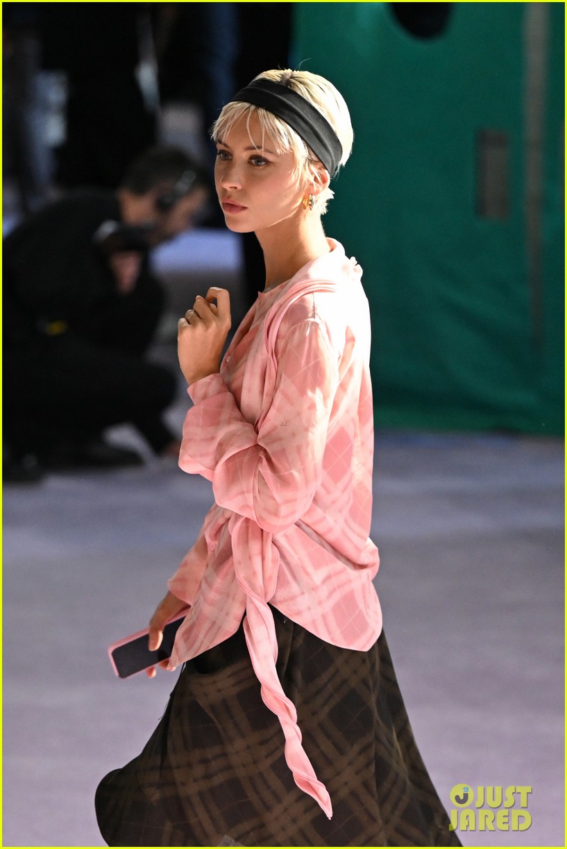 Gabrielle Union, Barry Keoghan, & More Stars Step Out for Burberry ...