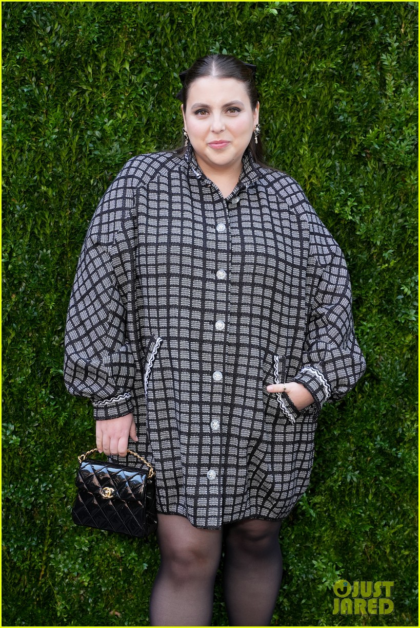 Leslie Mann & Maude Apatow Enjoy Mother-Daughter Outing at Tribeca ...