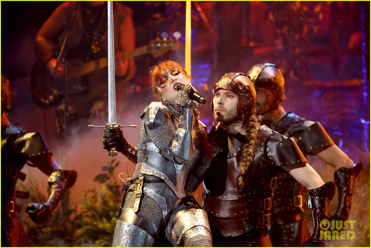 Chappell Roan Brings Medieval Times to Life with VMAs 2024 Performance ...