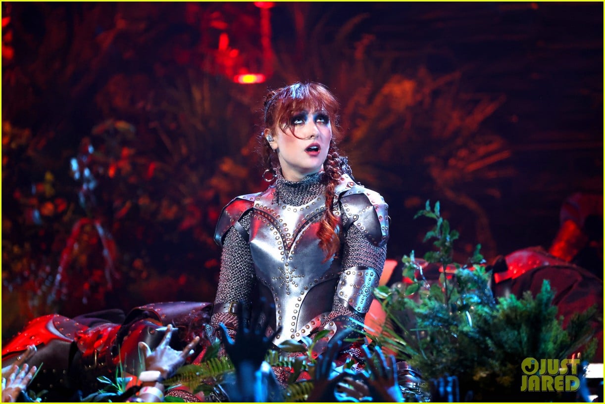 Chappell Roan Brings Medieval Times to Life with VMAs 2024 Performance ...