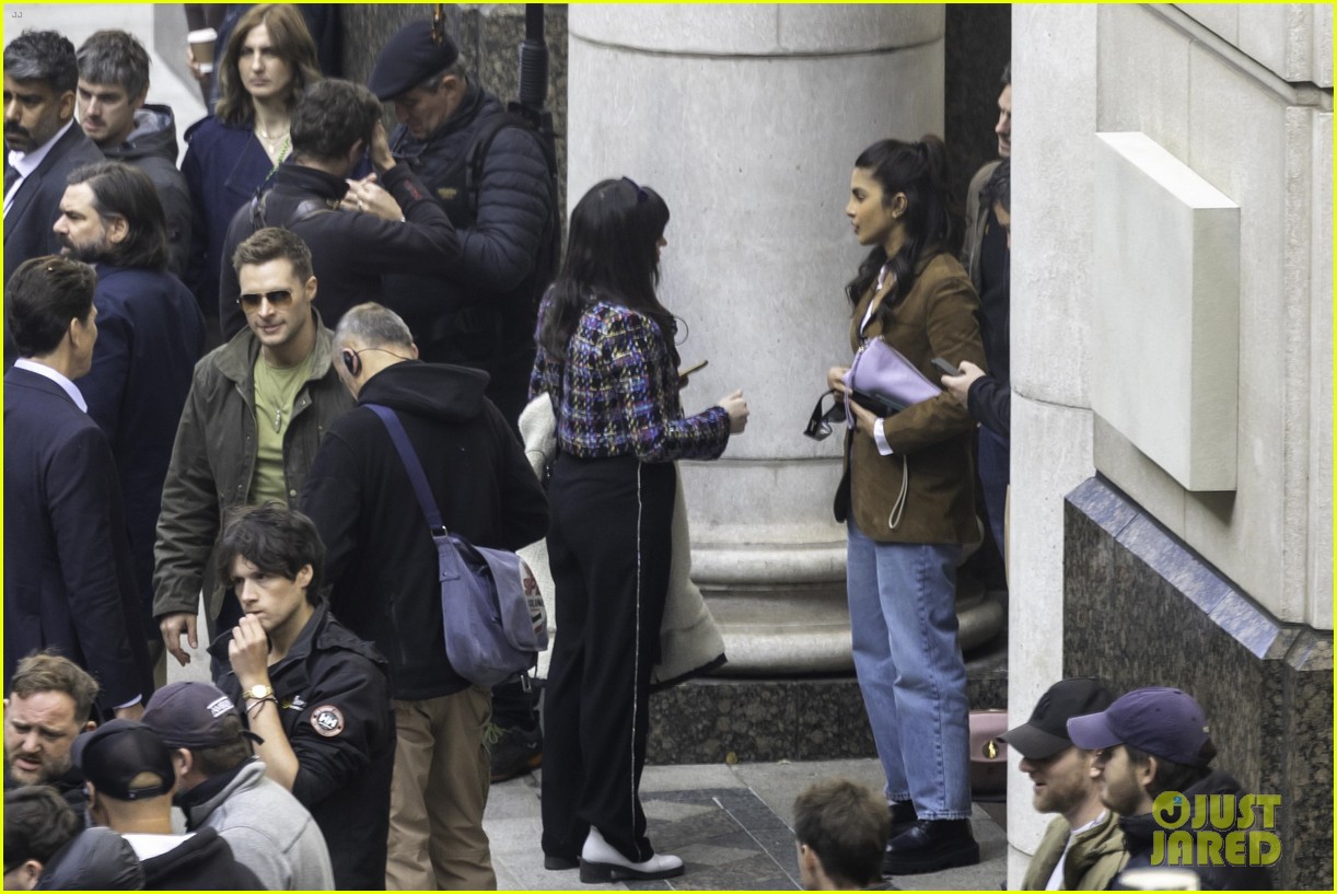 Priyanka Chopra & Richard Madden Film Intense Car Chase Scene for ...