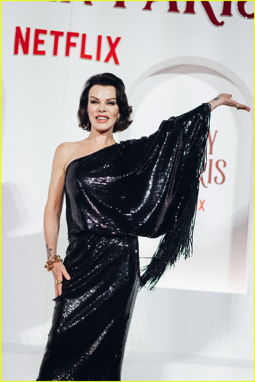 Lily Collins Goes for Gold at 'Emily in Paris' Rome Premiere - See ...