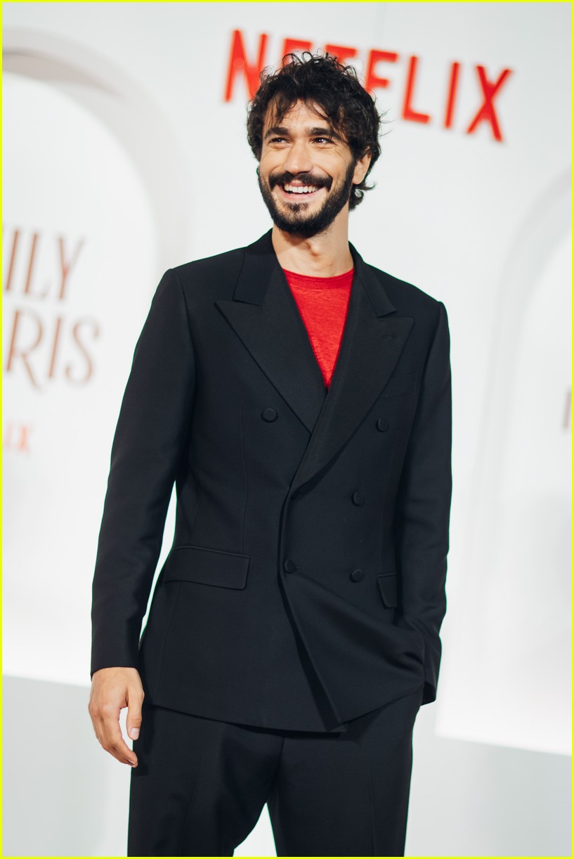 Lily Collins Goes for Gold at 'Emily in Paris' Rome Premiere - See ...