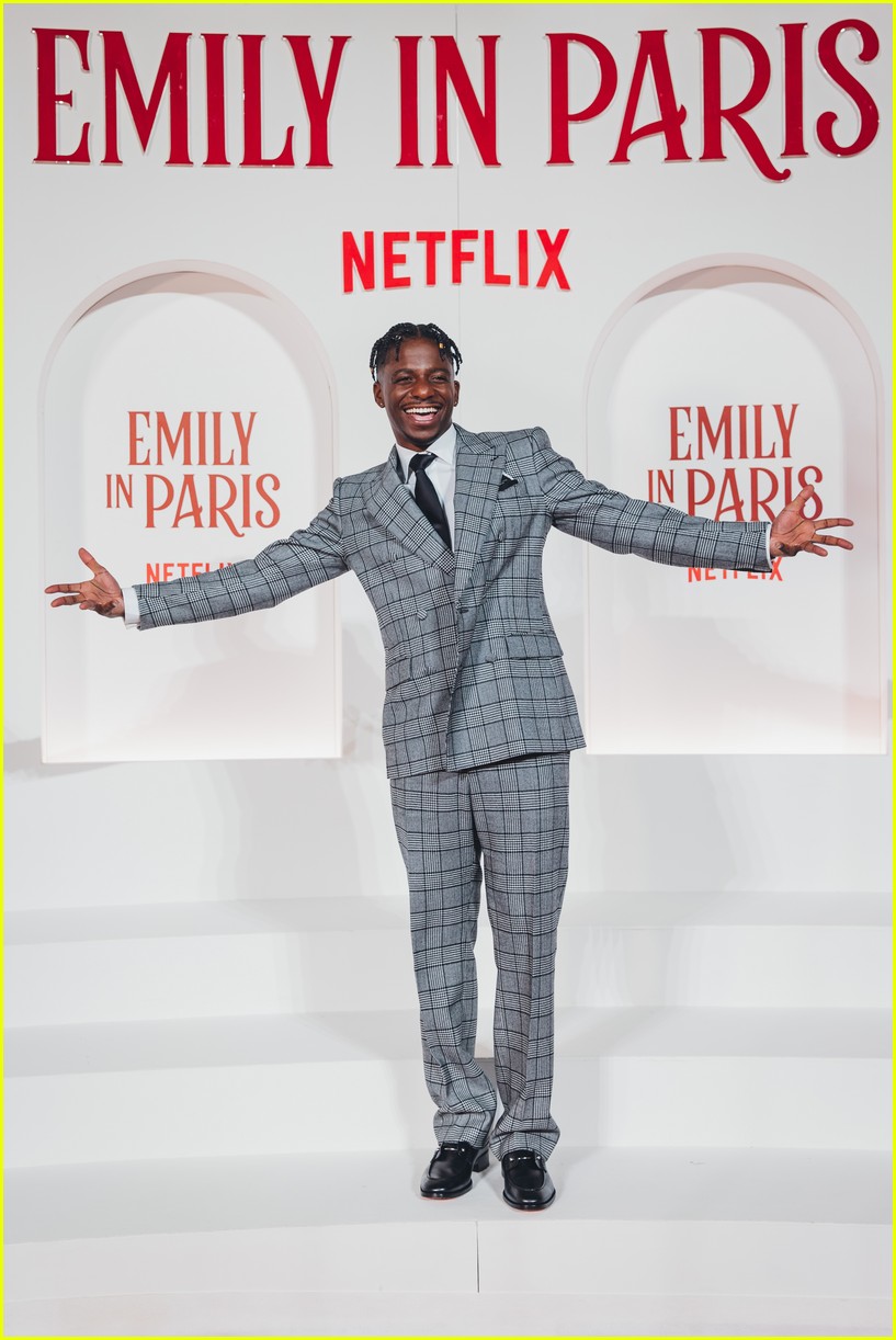 Lily Collins Goes for Gold at 'Emily in Paris' Rome Premiere - See ...