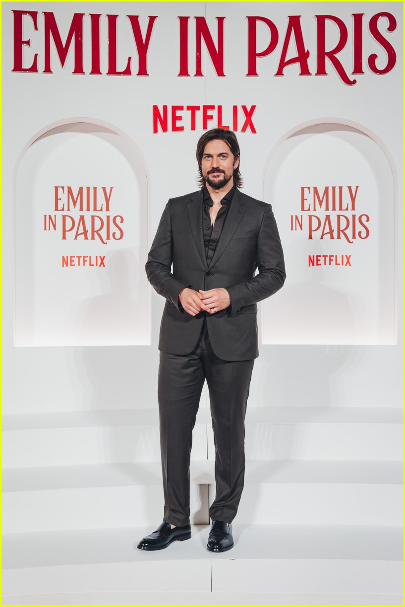 Lily Collins Goes for Gold at 'Emily in Paris' Rome Premiere - See ...