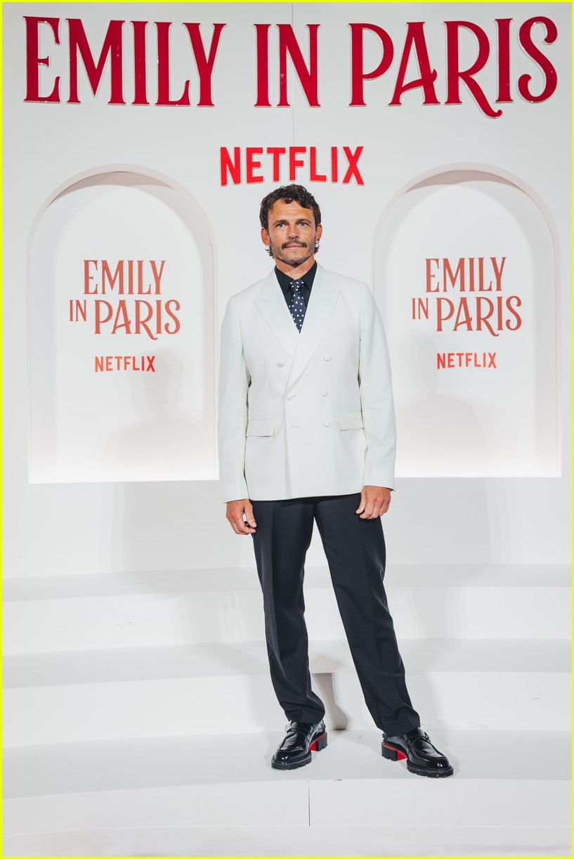 Lily Collins Goes for Gold at 'Emily in Paris' Rome Premiere - See ...