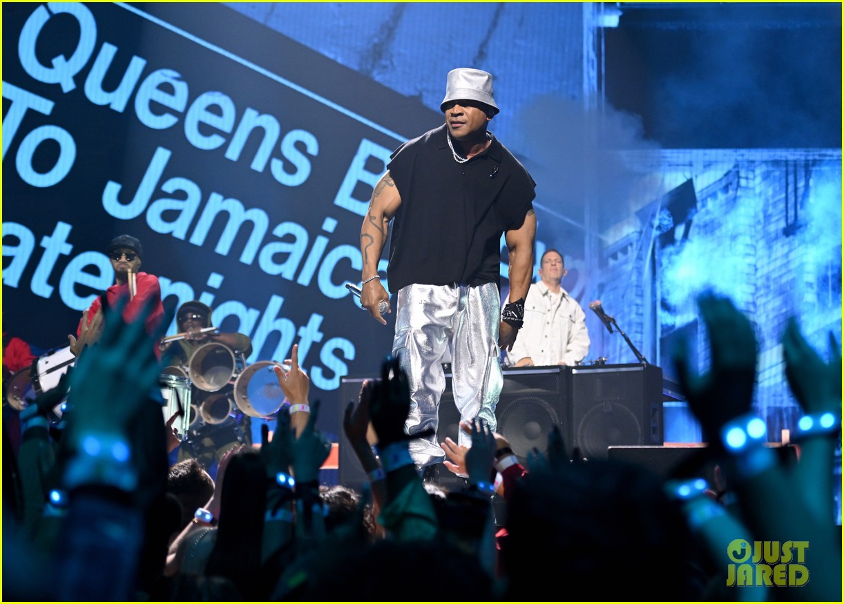 LL Cool J Performs Medley of His Greatest Hits, Brings Out Public Enemy ...