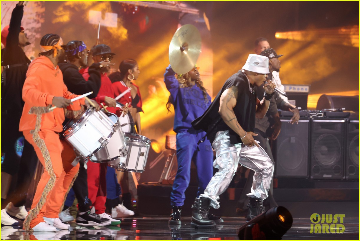 LL Cool J Performs Medley of His Greatest Hits, Brings Out Public Enemy ...