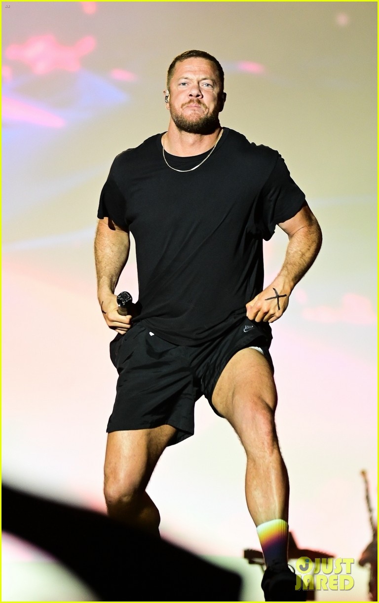 Imagine Dragons' Dan Reynolds Goes Shirtless, Bares Buff Body During ...