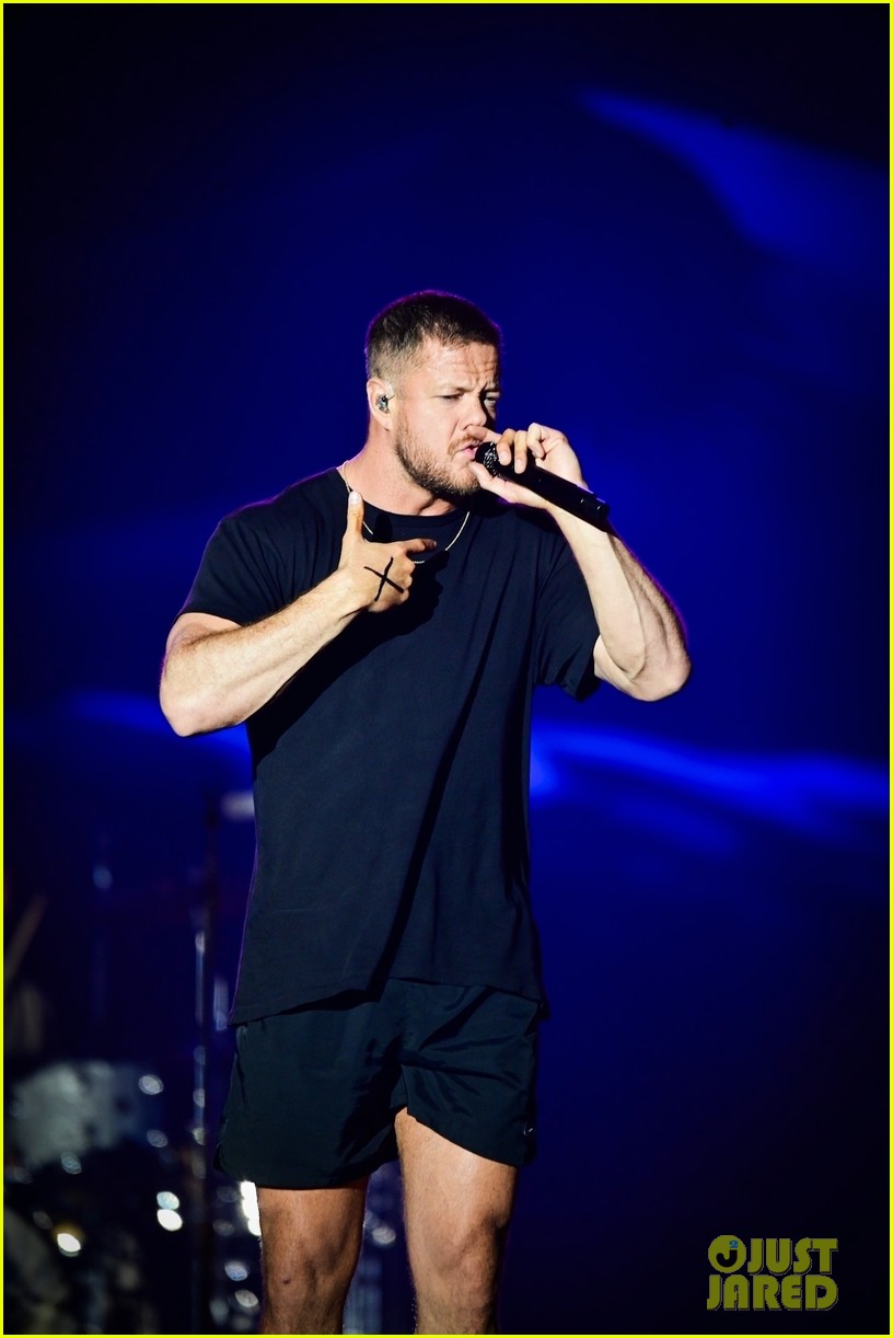 Imagine Dragons' Dan Reynolds Goes Shirtless, Bares Buff Body During ...