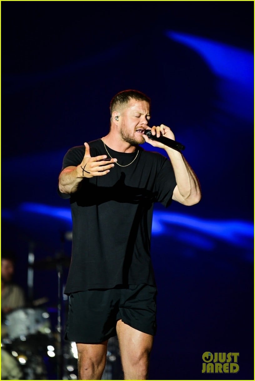 Imagine Dragons' Dan Reynolds Goes Shirtless, Bares Buff Body During ...