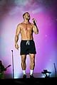 Imagine Dragons’ Dan Reynolds Goes Shirtless, Bares Buff Body During ...