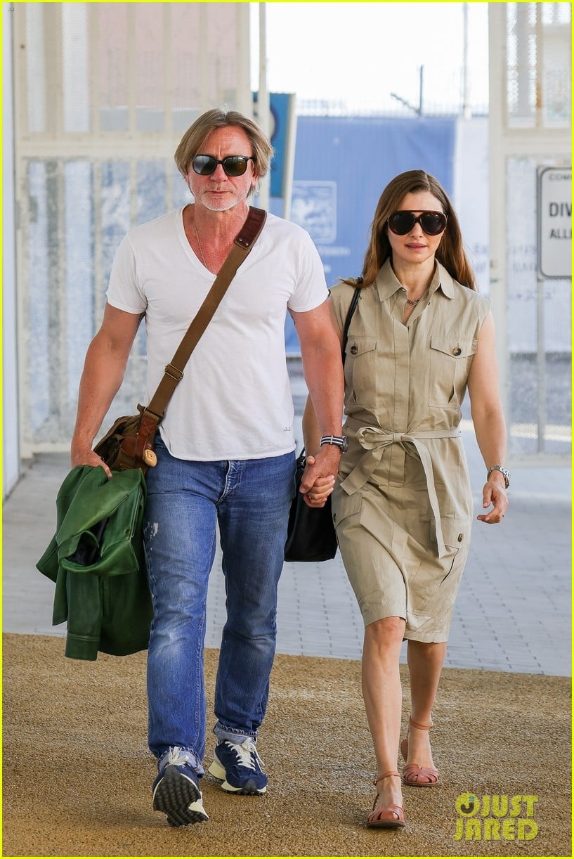 Daniel Craig Spotted Leaving Venice Hand-in-Hand with Wife Rachel Weisz ...