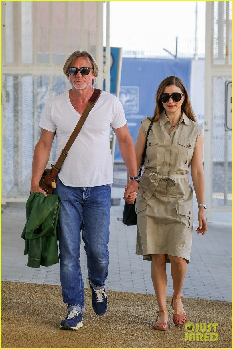 Daniel Craig Spotted Leaving Venice Hand-in-Hand with Wife Rachel Weisz ...