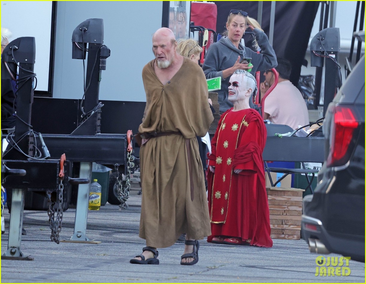 Peter Dinklage & Stephen Dorff Are Unrecognizable in First Photos from ...