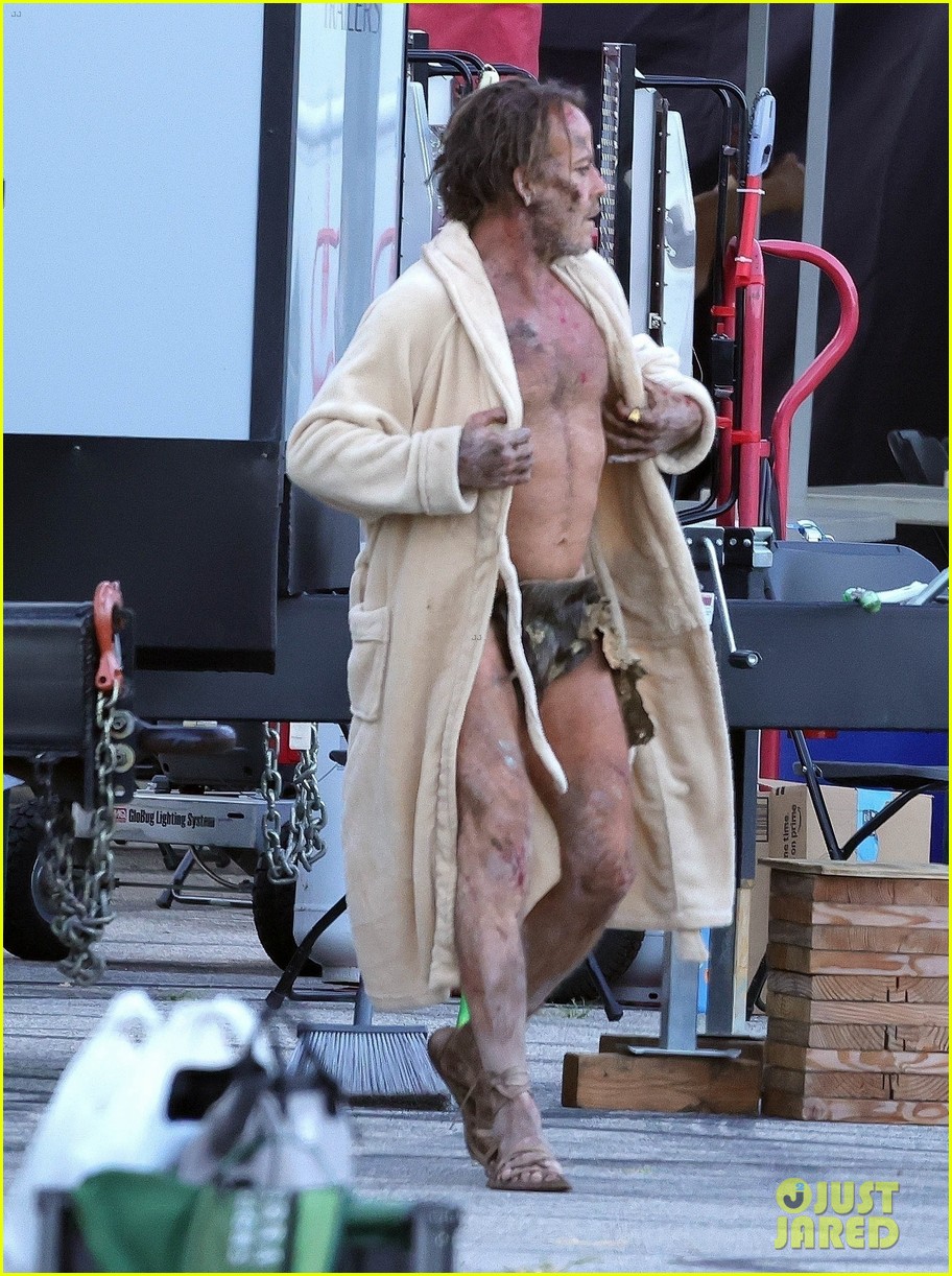 Peter Dinklage & Stephen Dorff Are Unrecognizable in First Photos from ...