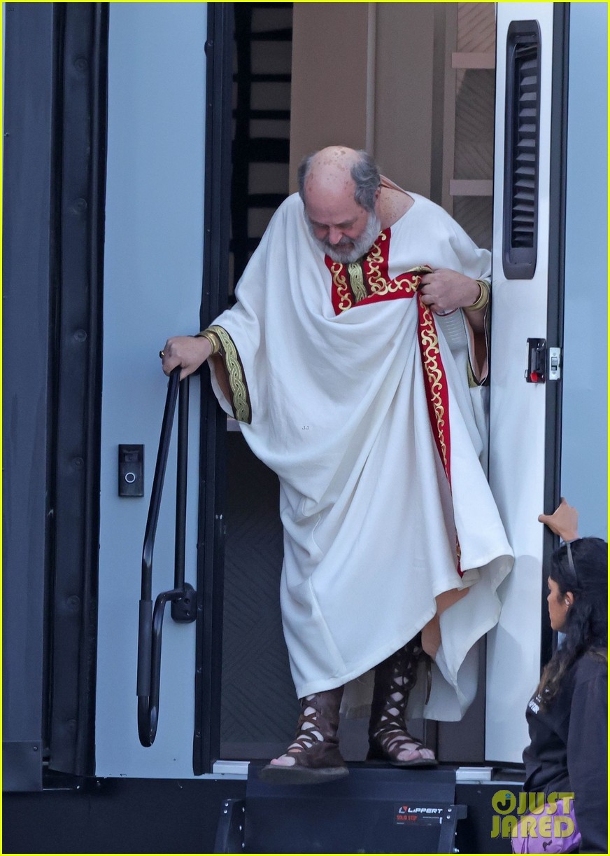 Peter Dinklage & Stephen Dorff Are Unrecognizable in First Photos from ...