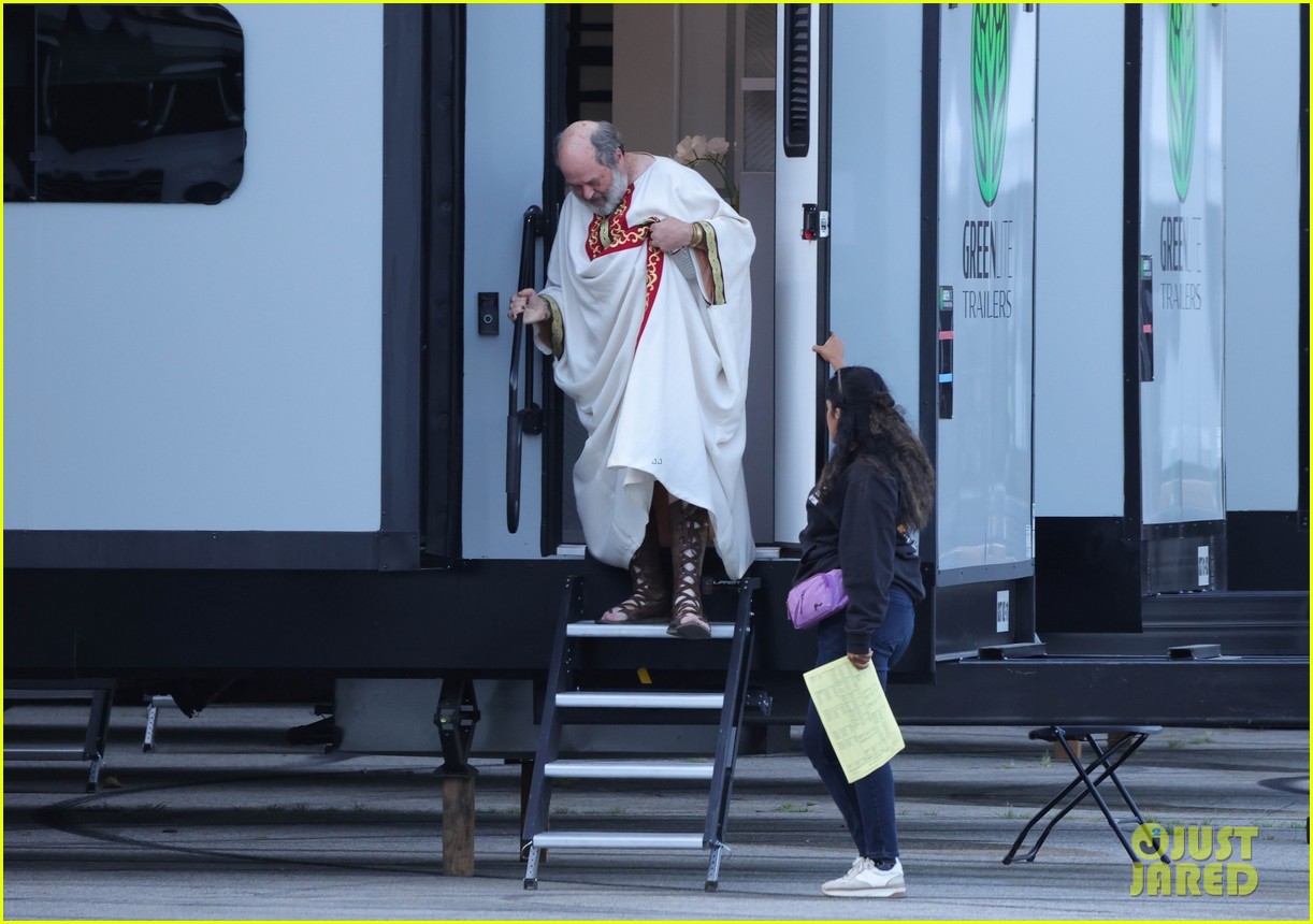 Peter Dinklage & Stephen Dorff Are Unrecognizable in First Photos from ...