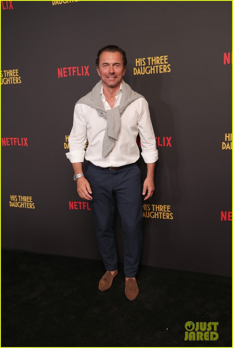 Natasha Lyonne, Elizabeth Olsen & Carrie Coon Share a Laugh at 'His ...