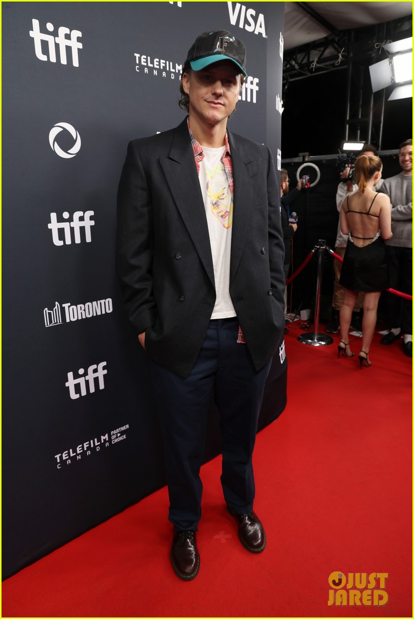 Kate Mara & Paul Rudd Join Forces at 'Friendship' Premiere During TIFF ...