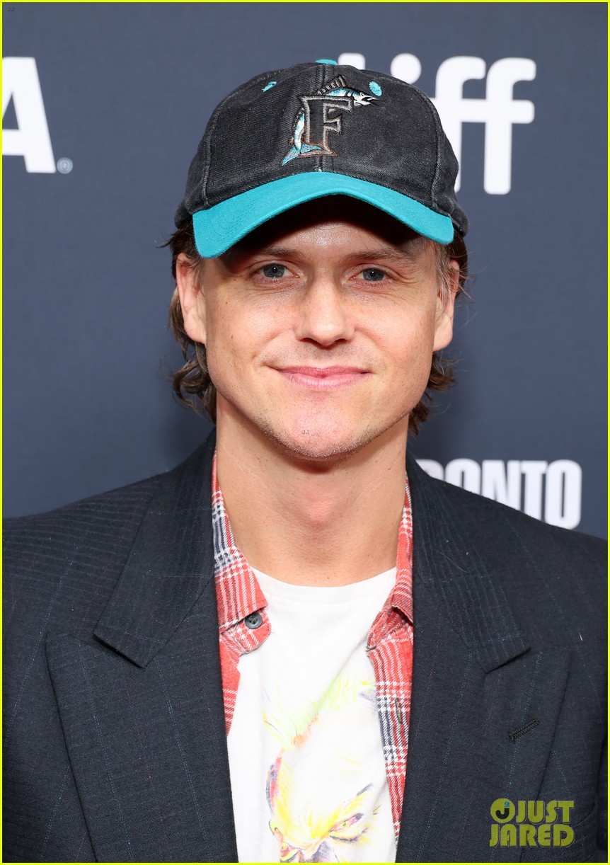 Kate Mara & Paul Rudd Join Forces at 'Friendship' Premiere During TIFF ...