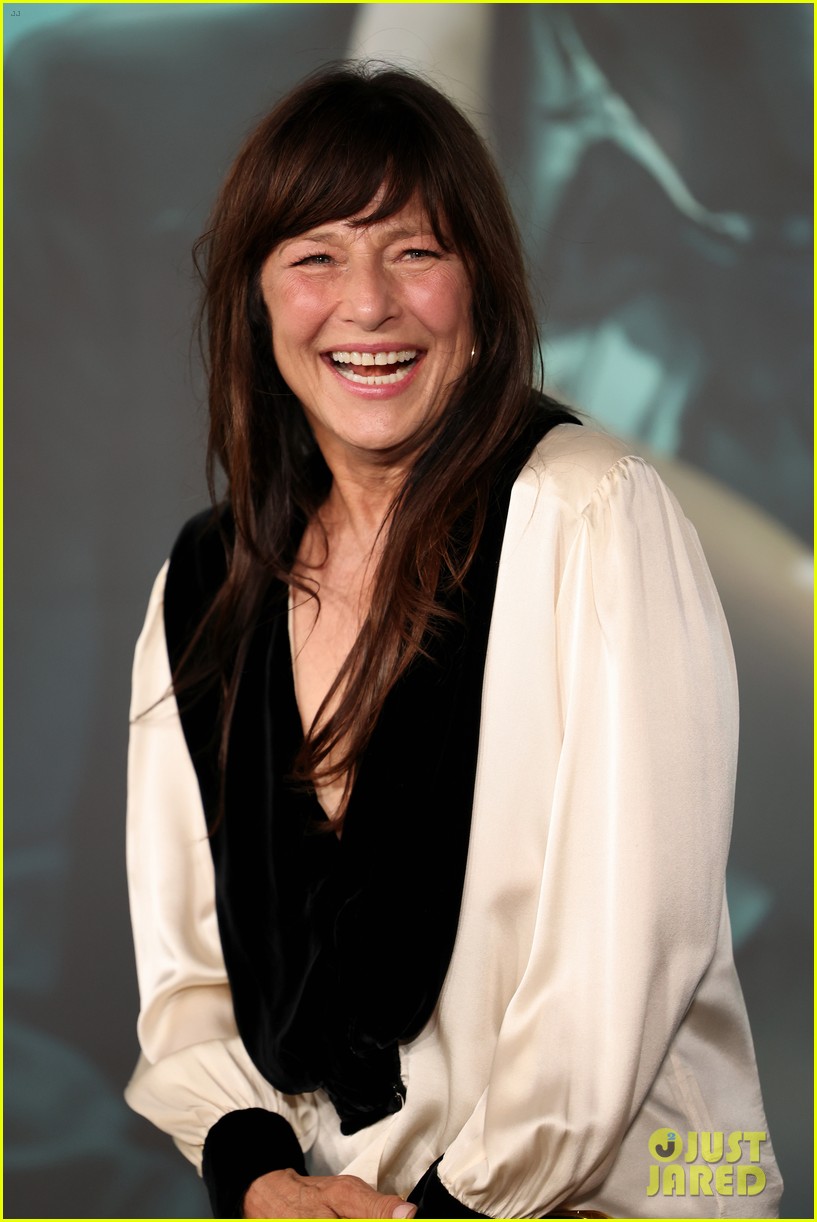 Lady Gaga Reaches Joaquin Phoenix's Height at 'Joker 2' L.A. Premiere ...