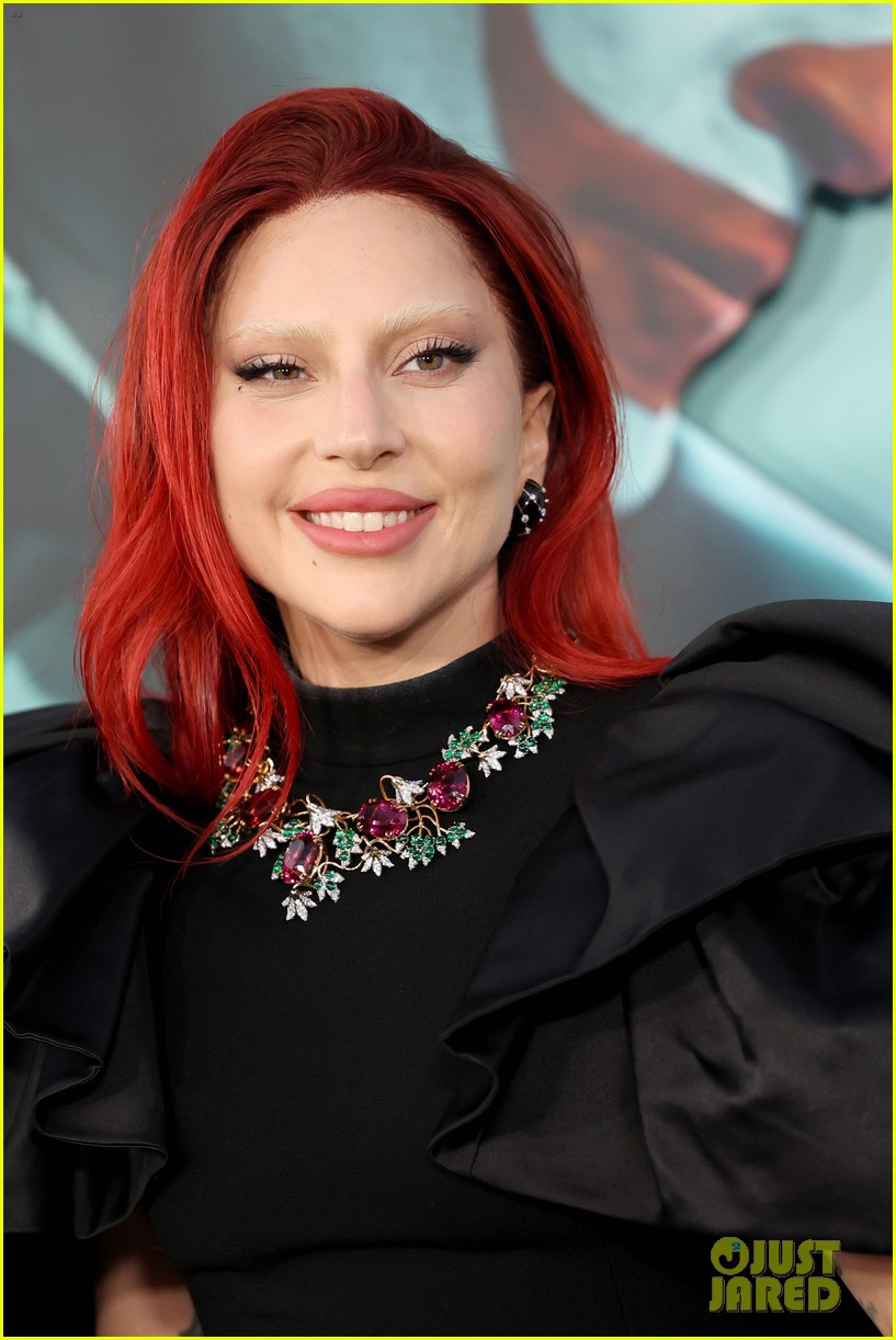 Lady Gaga Reaches Joaquin Phoenix's Height at 'Joker 2' L.A. Premiere ...